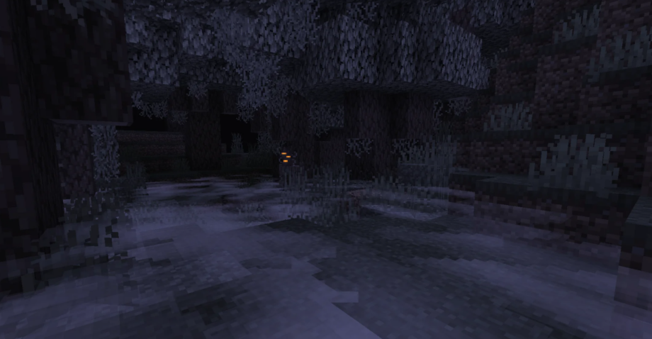 Minecraft Fan turns Pale Garden Biome even more Spooky | Driffle